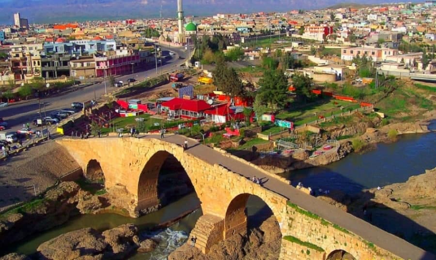 حاڵەتێكی دەگمەن لە زاخۆ منداڵێك لەدوێنێ ئێوارەوە كەوتۆتە ئاوێكەوە و ...
